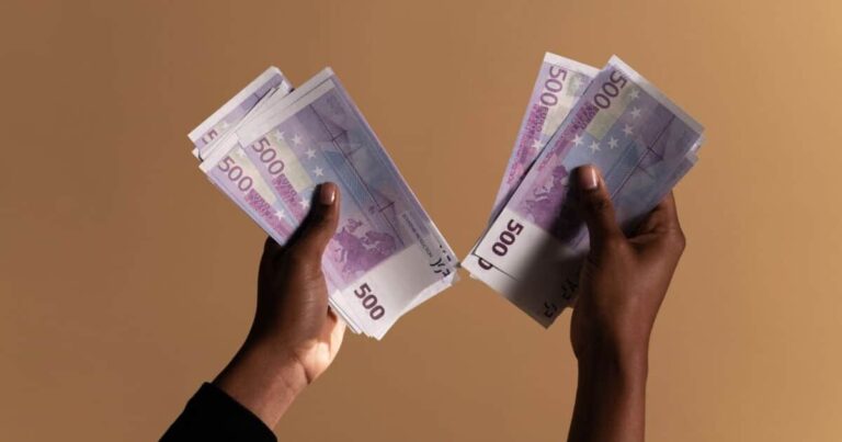 Quel salaire faut-il toucher par mois pour être considéré comme aisé